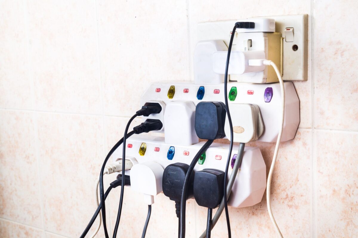 Power Quality Problems and Solutions - Uninterruptible Power Supplies